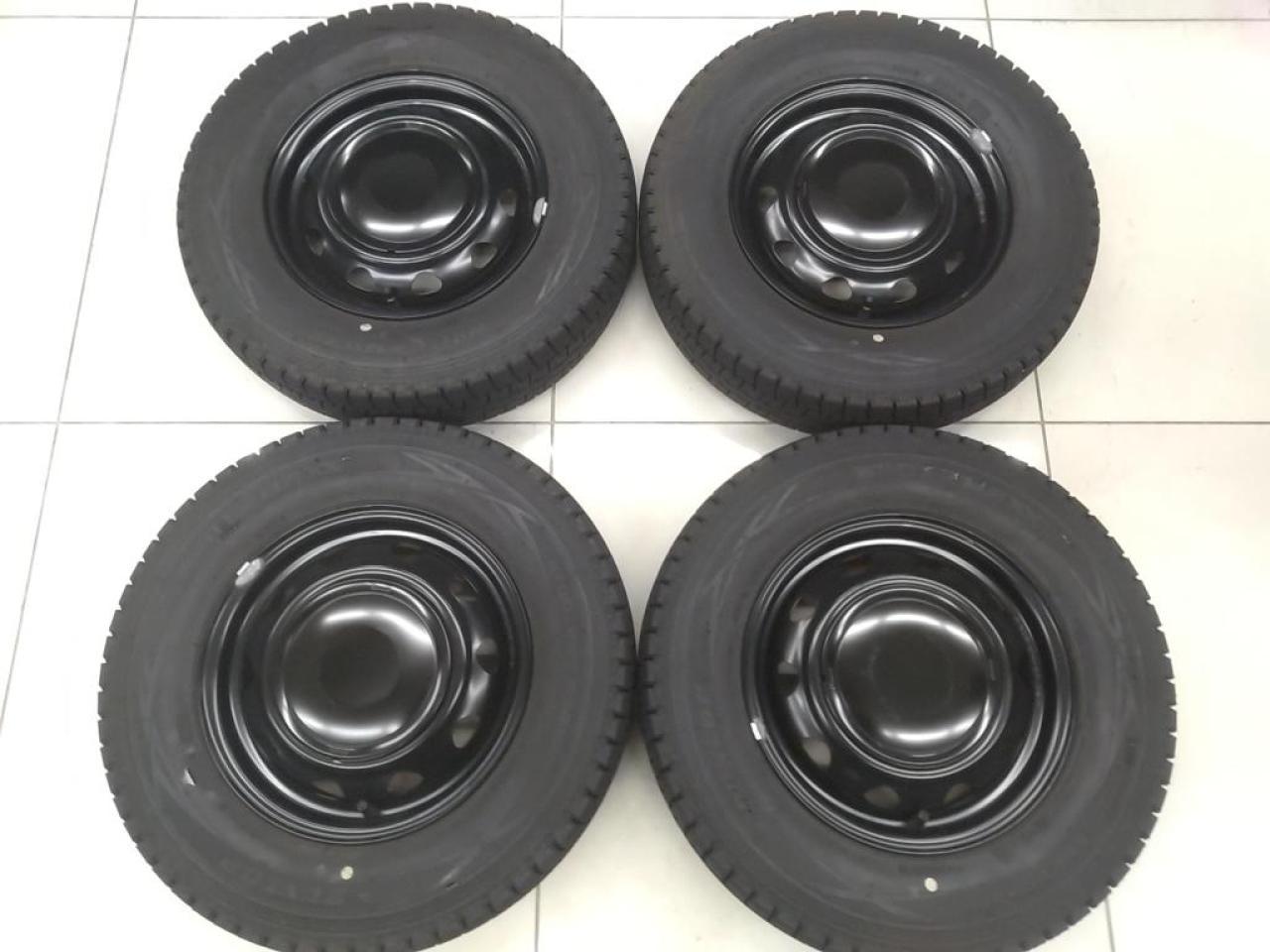 ノーブランド スチールホイール + DUNLOP WINTERMAXX SV01【軽トラック!軽バンに!】 | カー用品 スタッドレスタイヤ ...