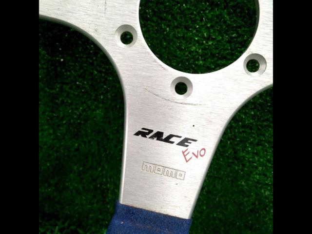 MOMO(モモ) RACE EVO | カー用品 インテリア ステアリングを通販で購入する | 中古カー＆バイク用品の販売ならアップガレージ