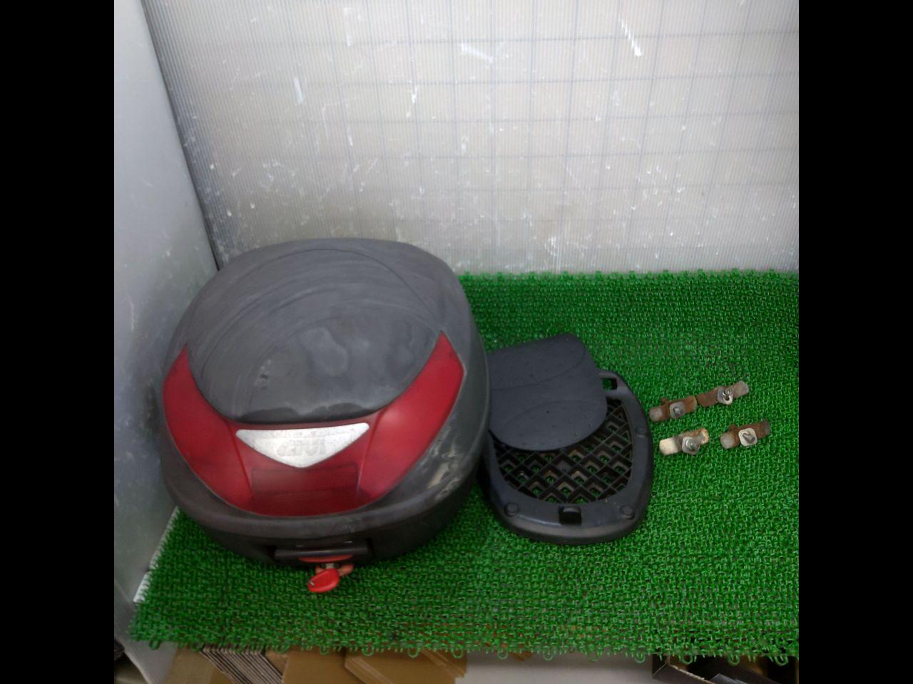 GIVI E260N-DH リアボックス | バイク用品 ツーリング用品 BOX(二輪)を通販で購入する | 中古カー＆バイク用品の販売ならアップガレージ