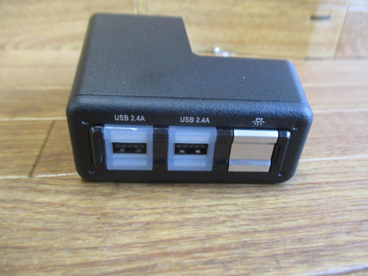 ノーブランド ジムニー/JB64W用USB増設シガー電源ユニット | カー用品 その他(カー用品) その他カー用品を通販で購入する | 中古カー＆バイク用品の販売ならアップガレージ