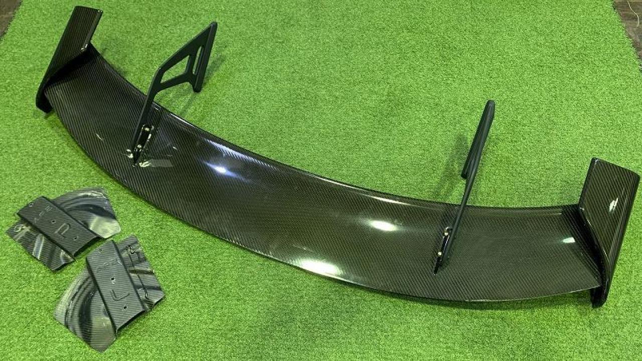 ADRO AT-R1 SWAN NECK GT-WING F87型 BMW M2にて使用 | 中古品 | アップガレージ 群馬館林店 | カー ...