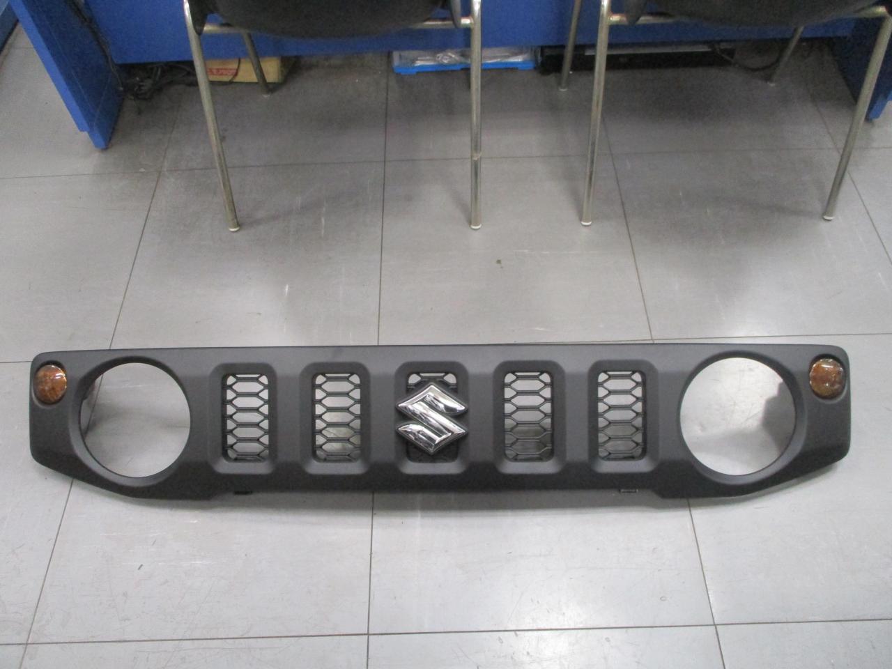 スズキ純正(SUZUKI) 純正フロントグリル + ウインカーレンズ JB64W/74W | カー用品 ボディパーツ グリルを通販で購入する | 中古カー＆バイク用品の販売ならアップガレージ