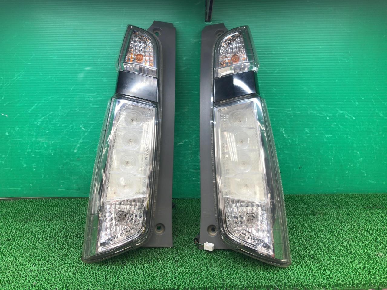 HONDA 純正LEDテールレンズ | カー用品 ボディパーツ テールレンズを通販で購入する | 中古カー＆バイク用品の販売ならアップガレージ