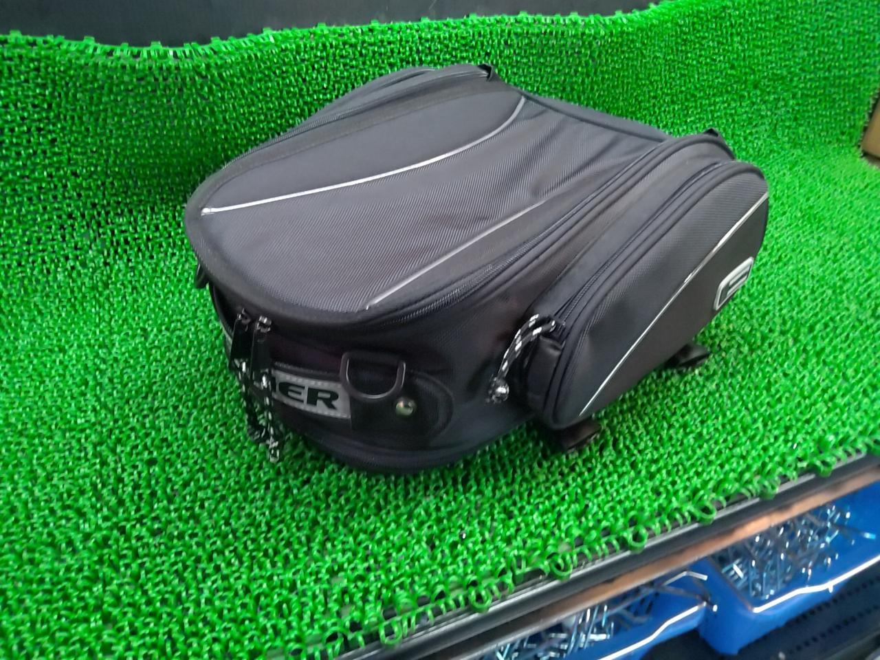 【DEGNER(デグナー)】NB-119 シートバッグ | バイク用品 ツーリング用品 バッグ(二輪)を通販で購入する | 中古カー＆バイク用品の販売ならアップガレージ
