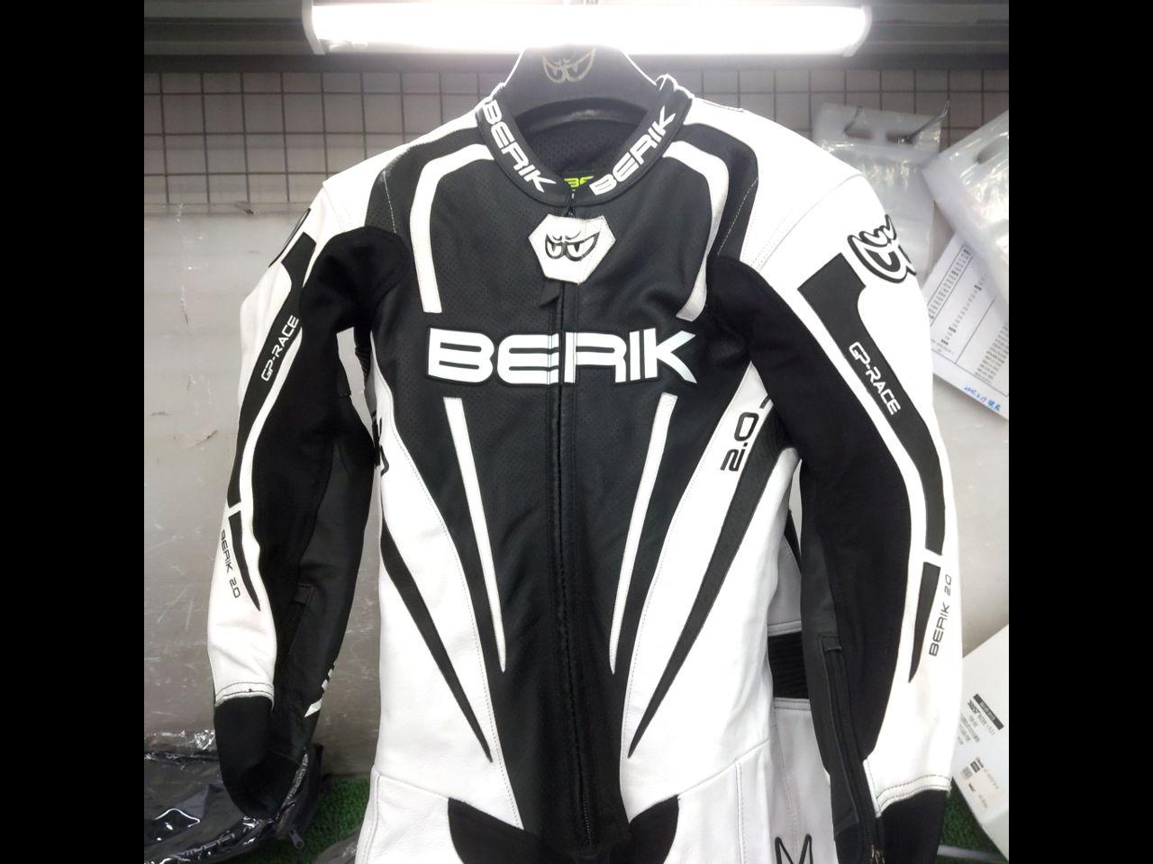 サイズ 50 BERIK GP-RACE 2.0 レーシングスーツ | バイク用品 ウエア レーシングスーツ(二輪)を通販で購入する | 中古カー＆バイク用品の販売ならアップガレージ