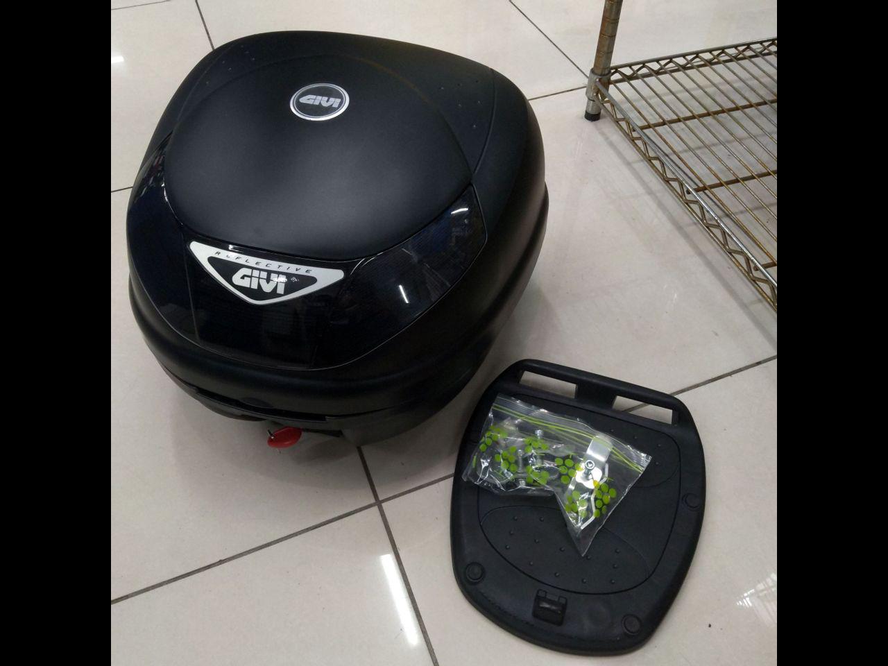 GIVI モノロックケース【容量30L】 | バイク用品 ツーリング用品 BOX(二輪)を通販で購入する | 中古カー＆バイク用品の販売ならアップガレージ