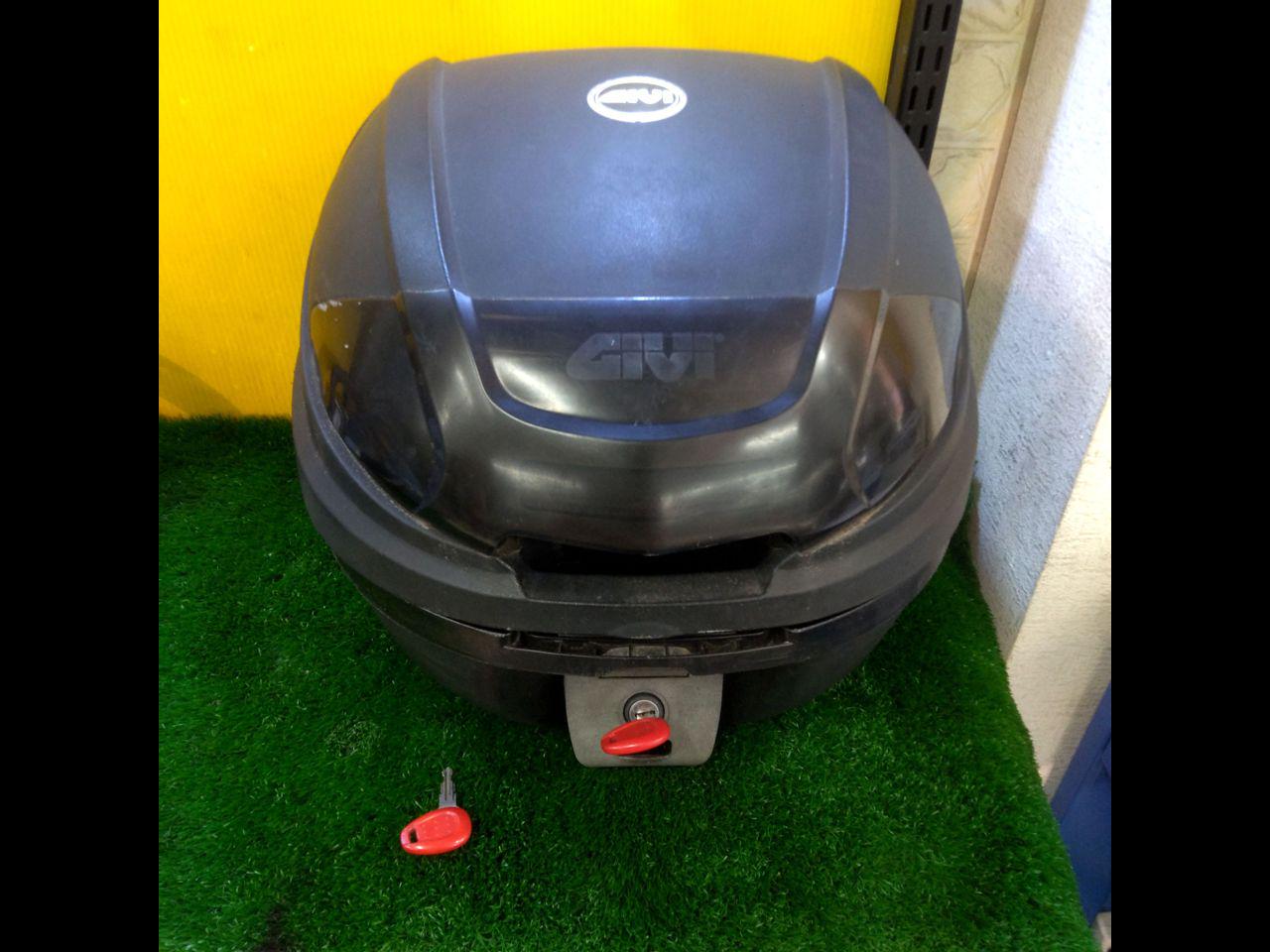 GIVI モノロックケース 30L | バイク用品 ツーリング用品 BOX(二輪)を通販で購入する | 中古カー＆バイク用品の販売ならアップガレージ