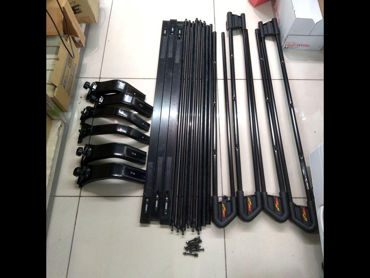 TUFREQ P+Series ルーフラック スチールタイプ 6本脚 雨どい付き車用 | カー用品 キャリアを通販で購入する | 中古カー＆バイク用品の販売ならアップガレージ