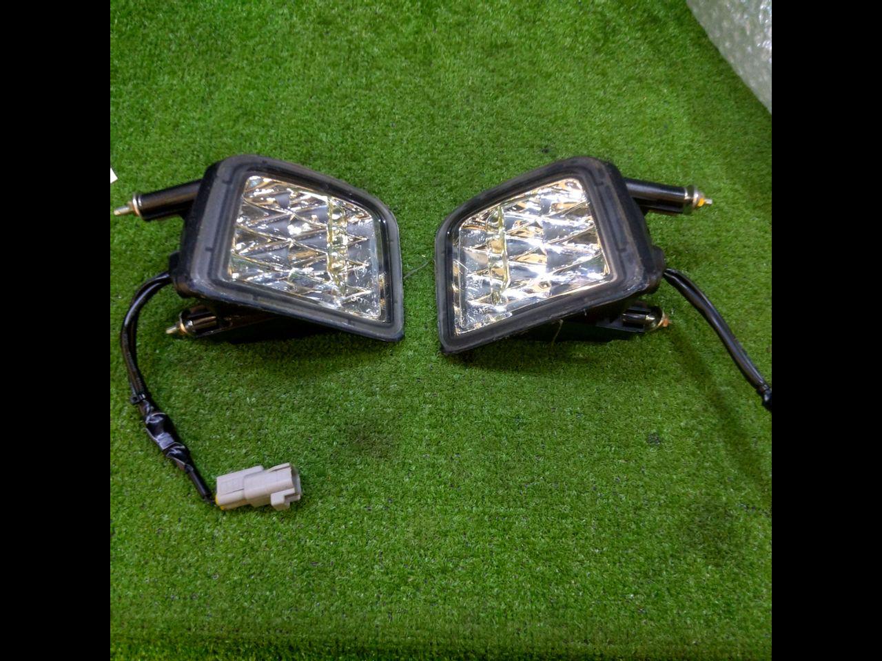Vinstar LEDウィンカーレンズ【値下げしました】 | 中古品 | アップガレージ 横浜戸塚店 | カー用品 ボディパーツ その他レンズ ...