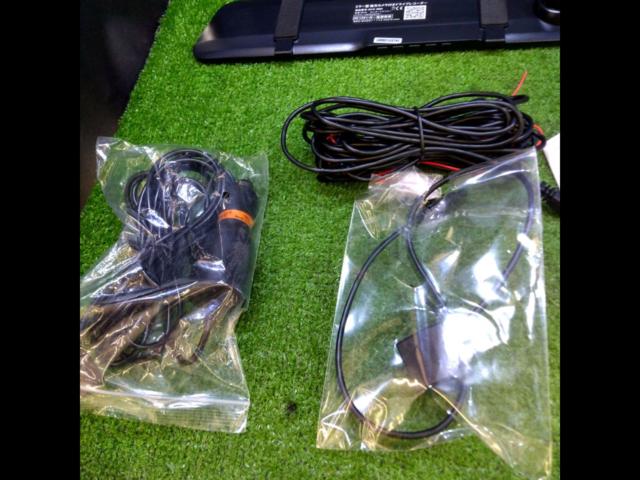 TITAN ミラー型リアカメラ付ドライブレコーダー DVR-R801 | カー用品 カーAVアクセサリー ドライブレコーダーを通販で購入する | 中古カー＆バイク用品の販売ならアップガレージ