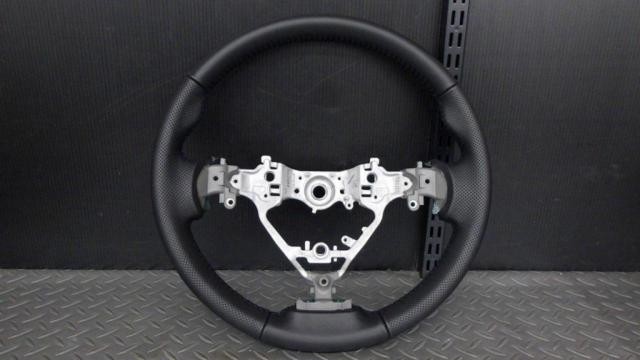 【トヨタ純正】レザーステアリング ブルーステッチ 新車外し品 【GS120-05940】 60系ハリアー PROGRESS “Style BLUEISH”から取り外し | 中古品 | アップ ...