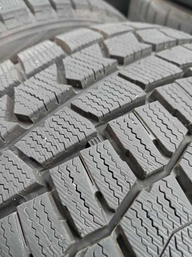 DUNLOP WINTERMAXX WM02 95Q | カー用品 スタッドレスタイヤ 18インチスタッドレスタイヤを通販で購入する | 中古 ...