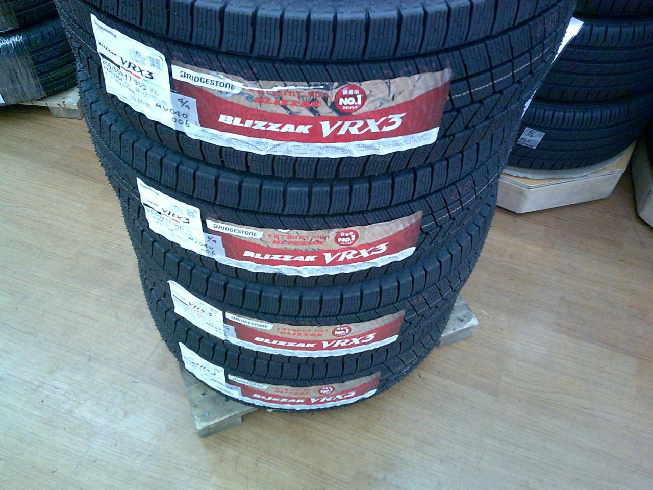 BRIDGESTONE BLIZZAK VRX3 205/55R17 | カー用品 スタッドレスタイヤ 17インチスタッドレスタイヤを通販で購入する | 中古カー＆バイク用品の販売ならアップガレージ