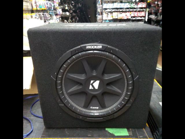 KICKER 44KKP412 サブウーハーBOX付き + KICKER KPS250.4 4chアンプ | 中古品 | アップガレージ 埼玉入間店 | カー用品 スピーカー サブウーハー ...