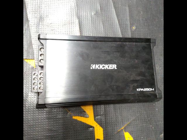 KICKER 44KKP412 サブウーハーBOX付き + KICKER KPS250.4 4chアンプ | 中古品 | アップガレージ 埼玉入間店 | カー用品 スピーカー サブウーハー ...