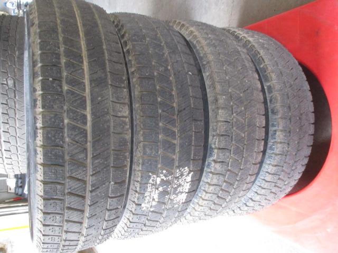 【H倉庫】BRIDGESTONE BLIZZAK VRX3 | カー用品 スタッドレスタイヤ 14インチスタッドレスタイヤを通販で購入する | 中古カー＆バイク用品の販売ならアップガレージ