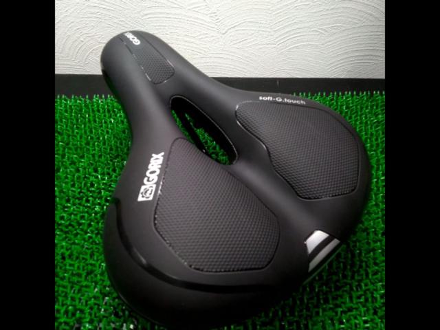 GORIX(ゴリックス) GX-C118 超肉厚 サドル ブラック 穴あき 低反発 ブラック/シルバー | 自転車 サドル/シートポスト サドルを通販で購入する | 中古カー＆バイク用品の販売 ...