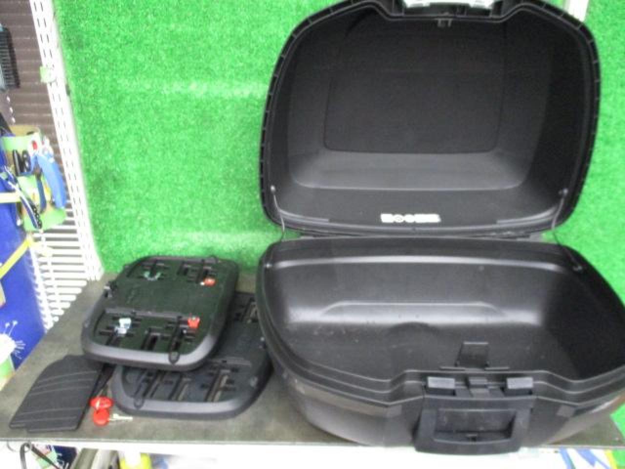 SHAD SH44 トップケース | バイク用品 ツーリング用品 BOX(二輪)を通販で購入する | 中古カー＆バイク用品の販売ならアップガレージ