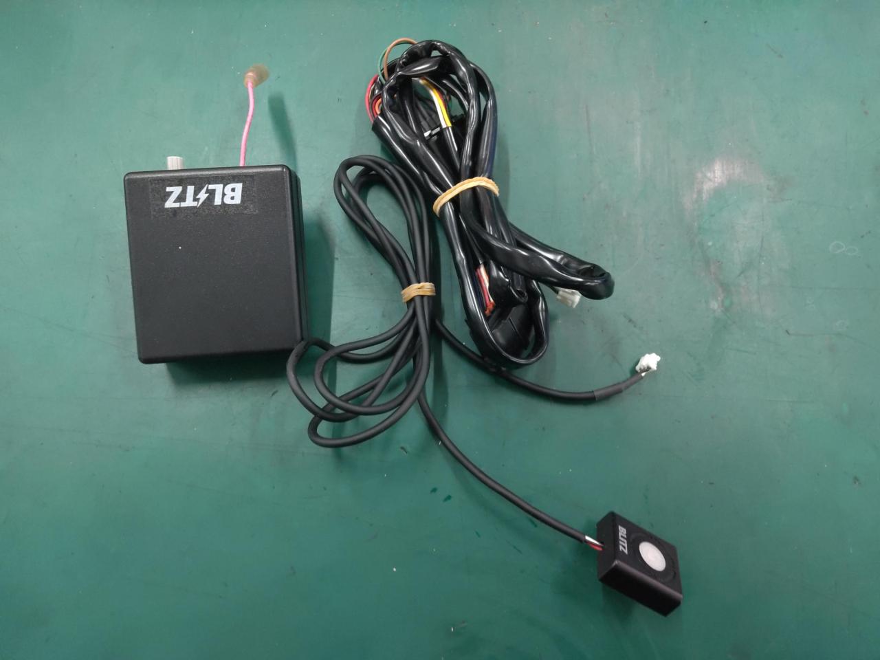 BLITZ THROTTLE CONTROLLER FULL AUTO LIGHT | 中古品 | アップガレージ 横浜町田総本店 | カー用品 電装系 チューニング電装を通販で購入する ...