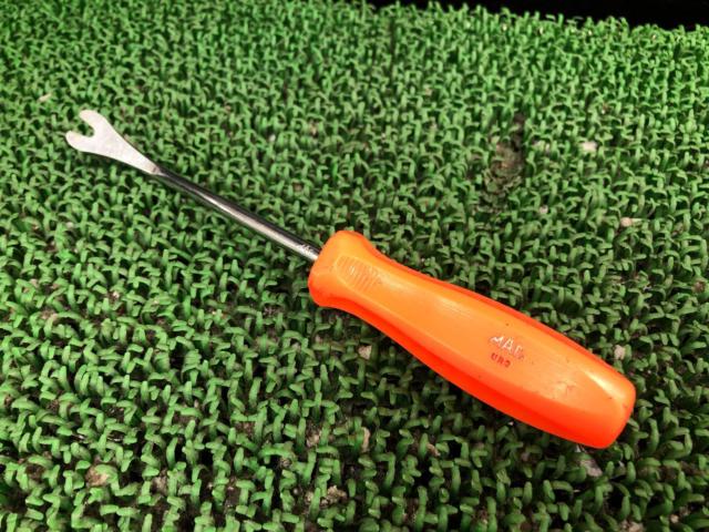MAC TOOL(マックツール) 内張りクリップ外し UR0 | 総合リユース 自動車整備工具 その他を通販で購入する | 中古カー＆バイク用品の販売ならアップガレージ