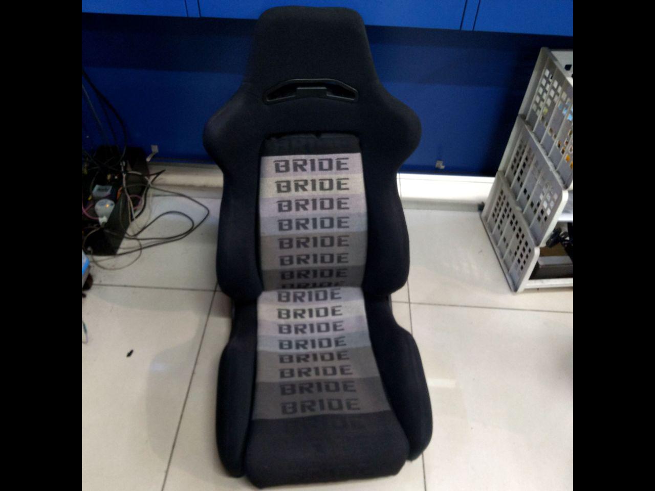 BRIDE ERGO リクライニングシート (セミバケットシート) | カー用品 シート フルバケットシート(ブリッド)を通販で購入する | 中古カー＆バイク用品の販売ならアップガレージ