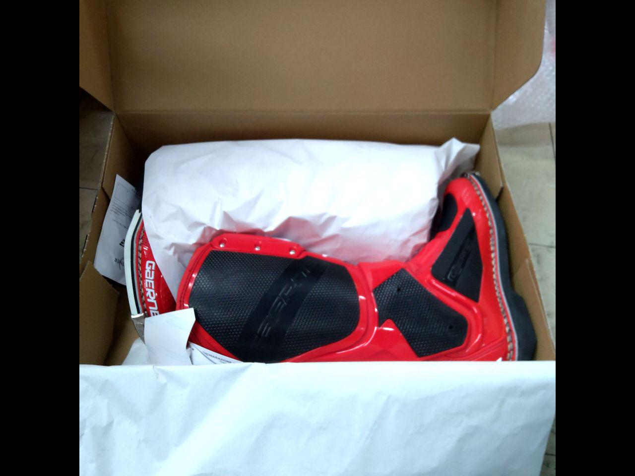 【サイズ:26cm】GAERNE SG-12 SOLID RED | バイク用品 ブーツ・シューズ オフロードブーツ・シューズ(二輪)を通販で購入する | 中古カー＆バイク用品の販売ならアップガレージ