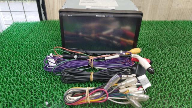 Panasonic(パナソニック) CN-E205D Strada ワンセグ内蔵AV一体メモリーナビ※DVD再生不可モデル | カー用品 カーナビ(地デジ） AV一体メモリーナビ（地デジ）を ...