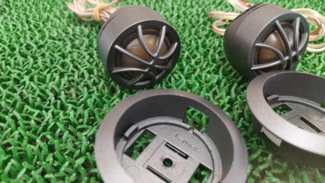 DLS(デーエルエス) R5A ネットワーク付き13cmセパレートスピーカー 25mmツィーターセット | カー用品 スピーカー 埋め込みスピーカーを通販で購入する | 中古カー＆バイク用品の ...