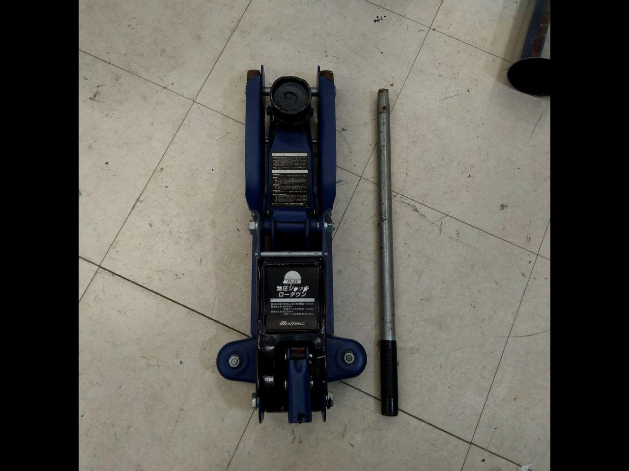 【meltec】油圧フロアーローダウンジャッキ 2t FA-24 | カー用品 メンテナンス 工具を通販で購入する | 中古カー＆バイク用品の販売ならアップガレージ