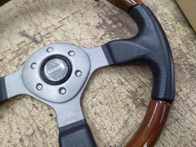 MOMO FIGHTER EVO LEATHER&WOOD | 中古品 | アップガレージ 美原北インター店 | カー用品 インテリア ...