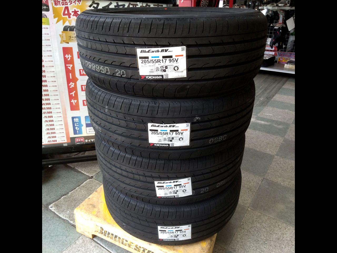 YOKOHAMA BluEarth-RV RV03 205/55R17 95V 4本 | カー用品 タイヤ 17インチタイヤを通販で購入する | 中古カー＆バイク用品の販売ならアップガレージ
