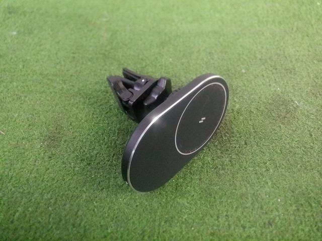 Kashimura マグネットワイヤレス充電器 DK-40 | カー用品 アクセサリーを通販で購入する | 中古カー＆バイク用品の販売ならアップガレージ