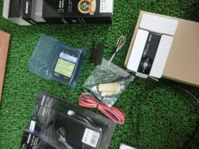 Pivot 3driveα オ-トクル-ズ付きスロットルコントロ-ラ-(3DA-B) + (TH-2C) 車種別専用ハ-ネス +(BR-2 ...