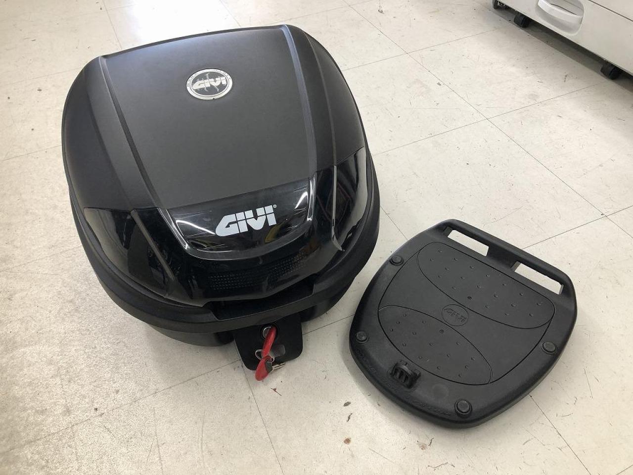 DAYTONA [E300NT2?] GIVI モノロックキーケース 30L | バイク用品 ツーリング用品 BOX(二輪)を通販で購入する | 中古カー＆バイク用品の販売ならアップガレージ