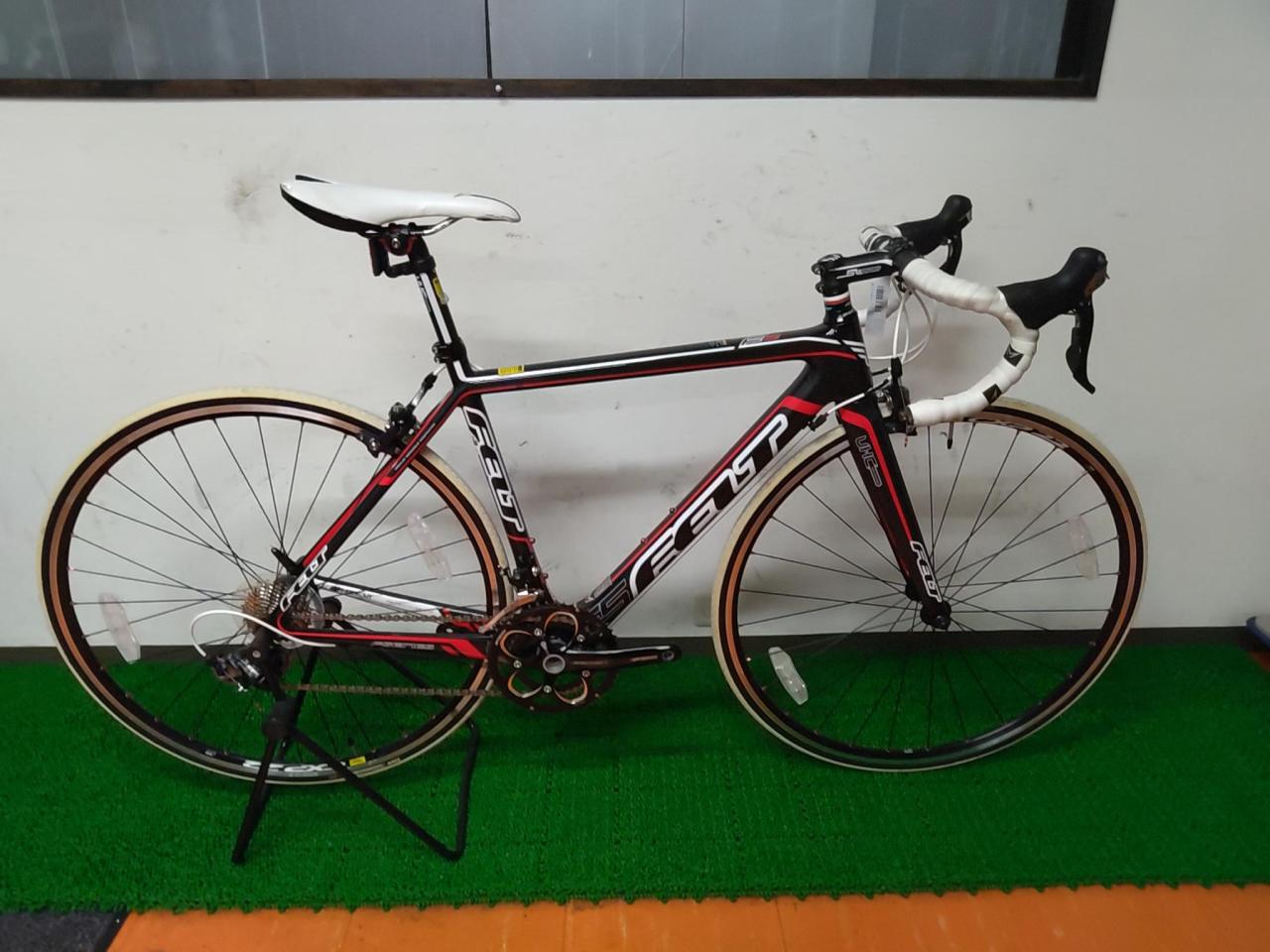 3大特価 FELT F5 2014年モデル 700×23C 2×10S カーボンフレームロードバイク カーボン色 | ロードバイクを通販で購入する | 中古自転車・自転車パーツを購入するなら ...