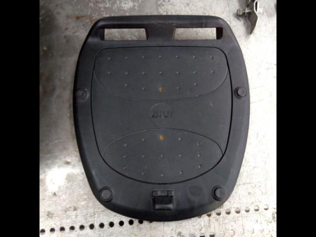 GIVI E260 MICRO モノロックケース | バイク用品 ツーリング用品 BOX(二輪)を通販で購入する | 中古カー＆バイク用品の販売ならアップガレージ