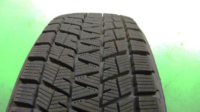 BRIDGESTONE BLIZZAK DM-V1 215/60R17 2024年製 1本 | カー用品 スタッドレスタイヤ 17インチスタッドレスタイヤを通販で購入する | 中古カー＆バイク ...