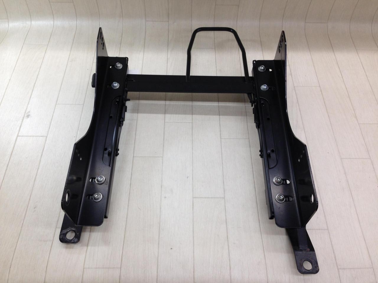 【BRIDE】 LF-TYPE (RH/運転席側) S2000 AP1 | カー用品 シート シートレール(ブリッド)を通販で購入する | 中古カー＆バイク用品の販売ならアップガレージ