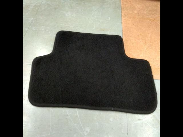 メルセデスベンツ純正 Aクラス W176 純正フロアマット | 中古品 | アップガレージ 豊明・国1店 | カー用品 インテリア その他 ...