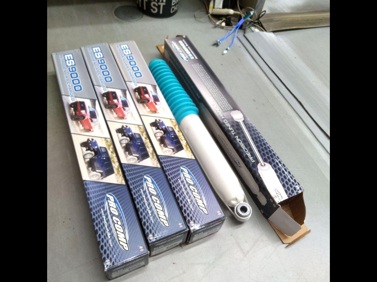 PRO COMP ES9000シリーズ(ガスショック) ショックアブソーバー 車種多様 品番:92250・91351 | 新古品 | アップ ...