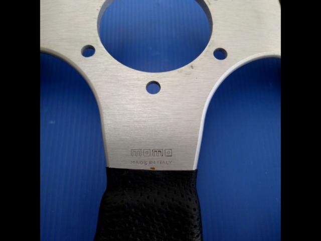 【MOMO】COMPETITION EVO | カー用品 インテリア ステアリングを通販で購入する | 中古カー＆バイク用品の販売ならアップガレージ