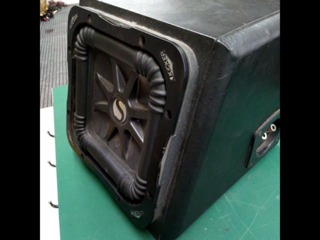 【KICKER】BOX付きスピーカー L1 | カー用品 スピーカー サブウーハースピーカーBOX付を通販で購入する | 中古カー＆バイク用品 ...