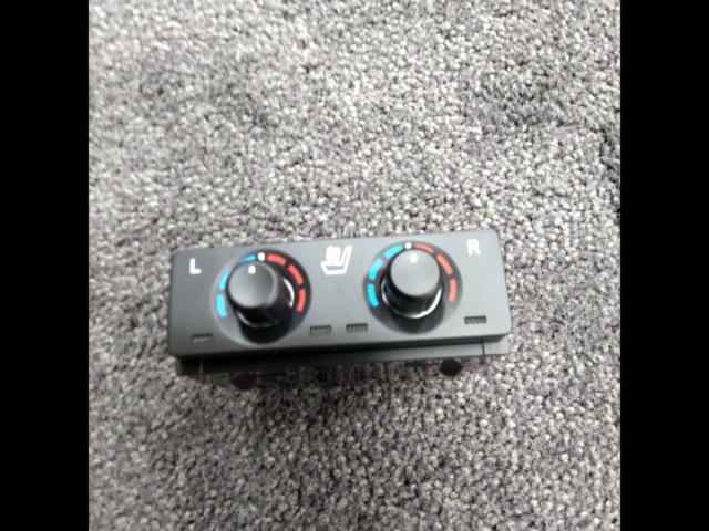 TOYOTA純正 ヒータースイッチ 84752-58010 | 中古品 | アップガレージ 三郷インター店 | カー用品 電装系 その他電装系 ...