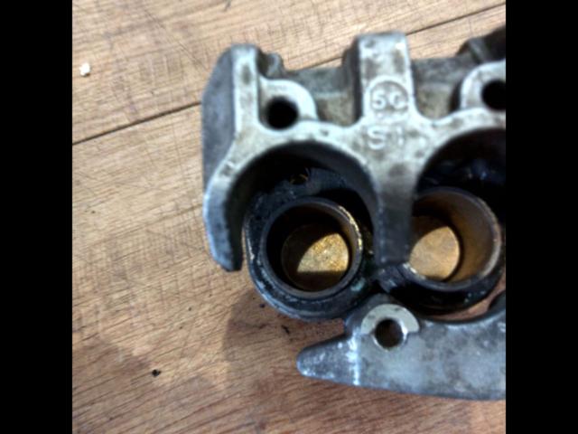 YAMAHA SR400/3HT 純正フロントキャリパー | 中古品 | アップガレージ 相模原中央店 | バイク用品 ブレーキ キャリパー ...