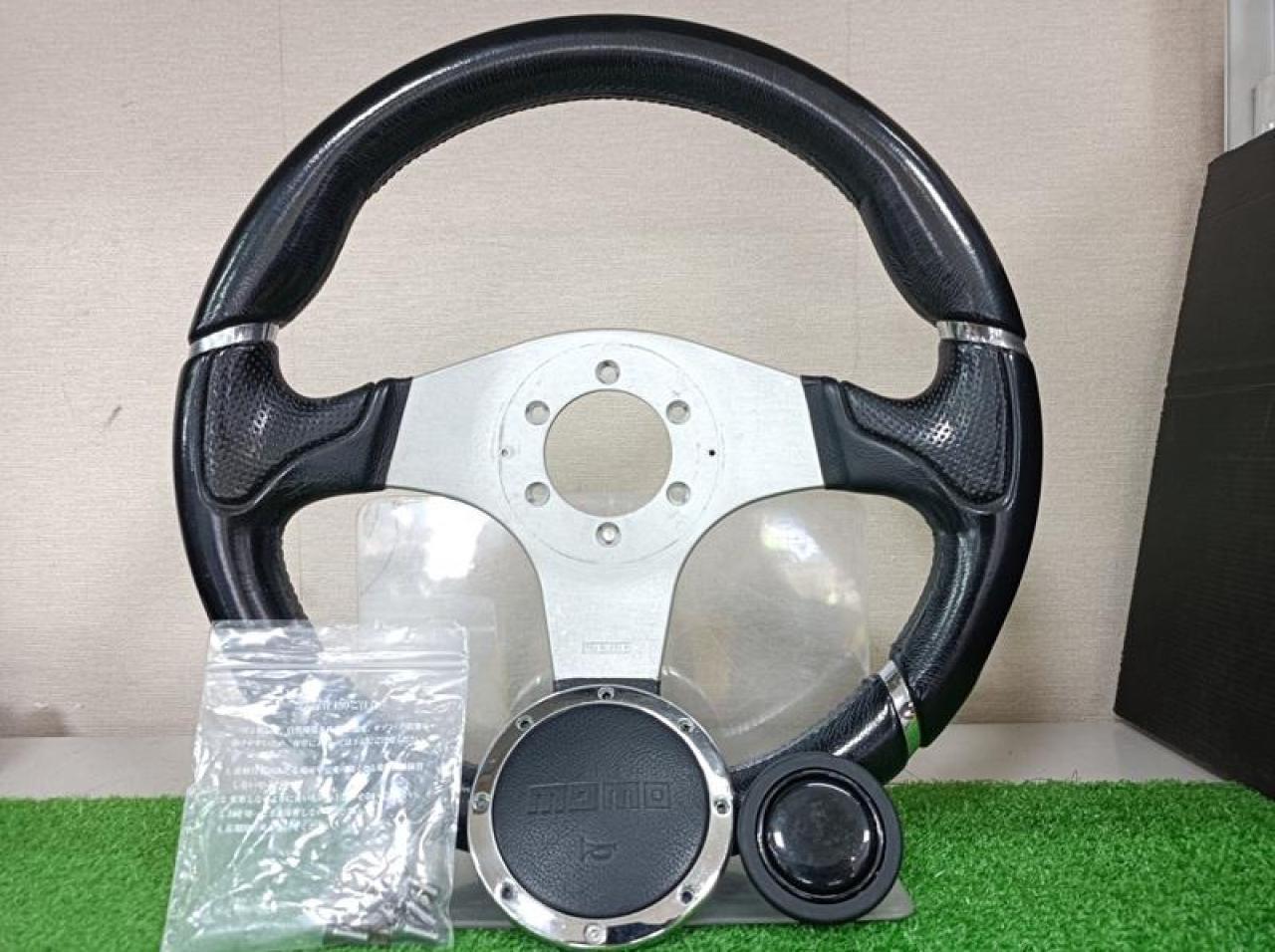 MOMO MILLENIUM M-51 | 中古品 | アップガレージ 高松店 | カー用品 インテリア ステアリングを通販で購入する | 中古カー＆バイク用品の販売ならアップガレージ