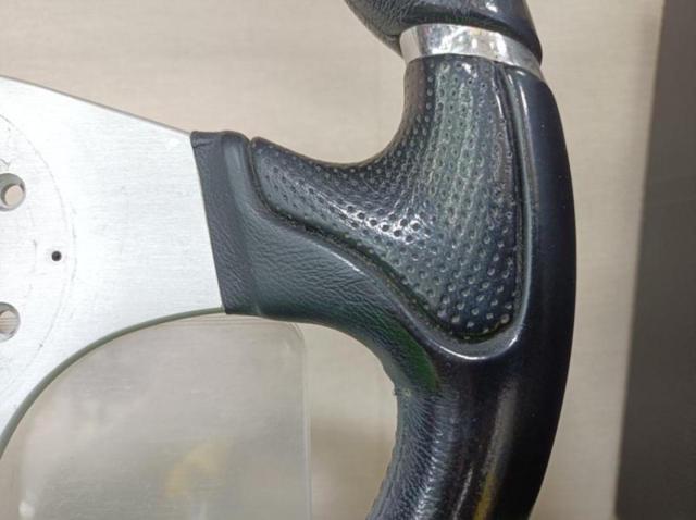 MOMO MILLENIUM M-51 | 中古品 | アップガレージ 高松店 | カー用品 インテリア ステアリングを通販で購入する | 中古カー＆バイク用品の販売ならアップガレージ