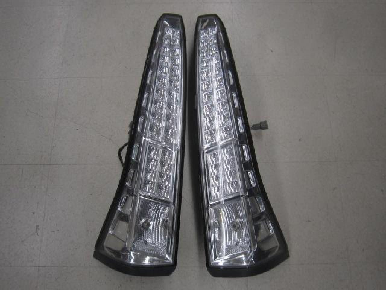 JUNYAN 【セレナ C26】LEDテール 左右セット Y07294 | 中古品 | アップガレージ 郡山店 | カー用品 ボディパーツ テールレンズを通販で購入する | 中古カー＆バイク用 ...