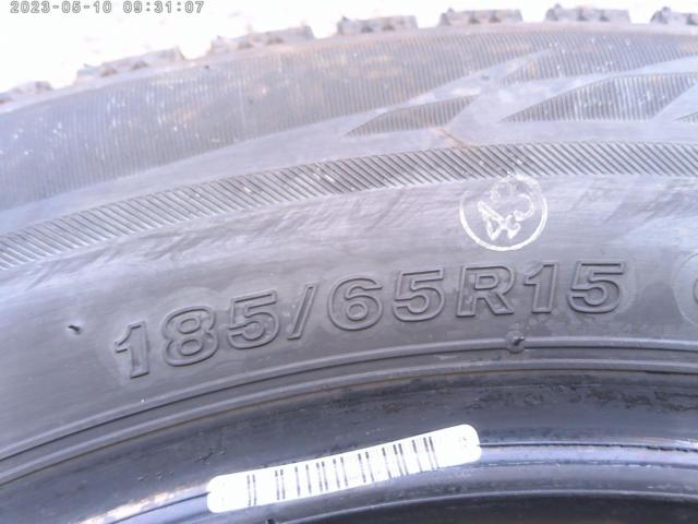 BRIDGESTONE BLIZZAK VRX2 185/65-15 4本セット Y07354 | 中古品 | アップガレージ 郡山店 | カー用品 スタッドレスタイヤ 15インチスタッドレス ...