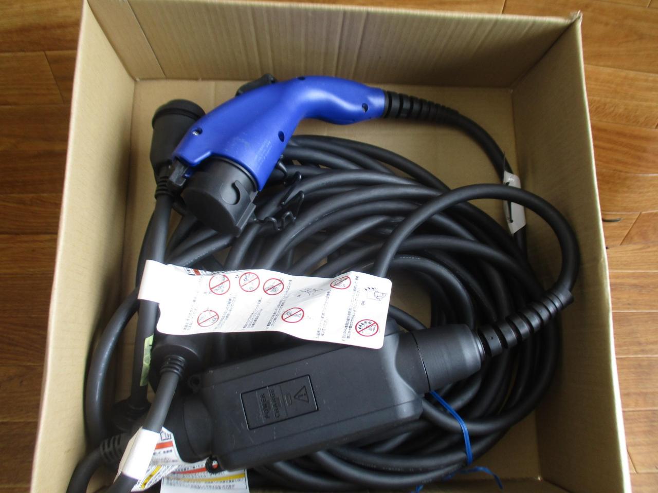 ★プライスダウン!お買い得商品★【トヨタ純正】RAV4/PHV用純正充電器 品番:G9060-76020 ※ケーブルの長さ15m | カー用品 ...