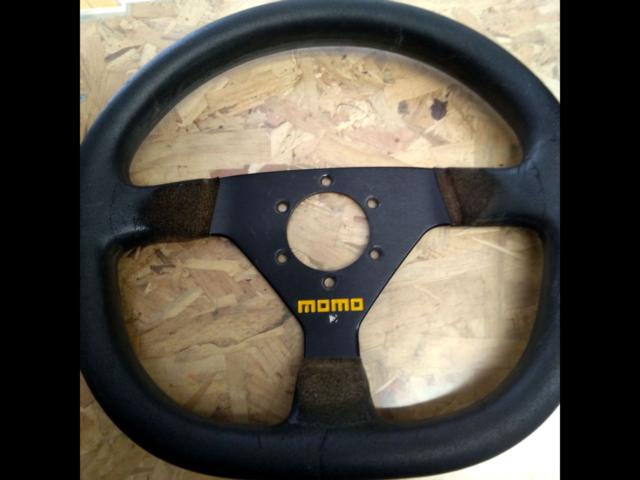 MOMO MOD.88 Dシェイプ 3本ステアリング (32Φ) | カー用品 インテリア ステアリングを通販で購入する | 中古カー＆バイク用品の販売ならアップガレージ